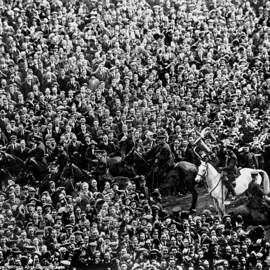 300 אלף צופים מול בילי הסוס… — HistoryIsTold.com